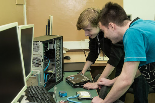 Oferta Technikum 2025/26 – Zespół Szkół im. Stanisława Staszica w Staszowie